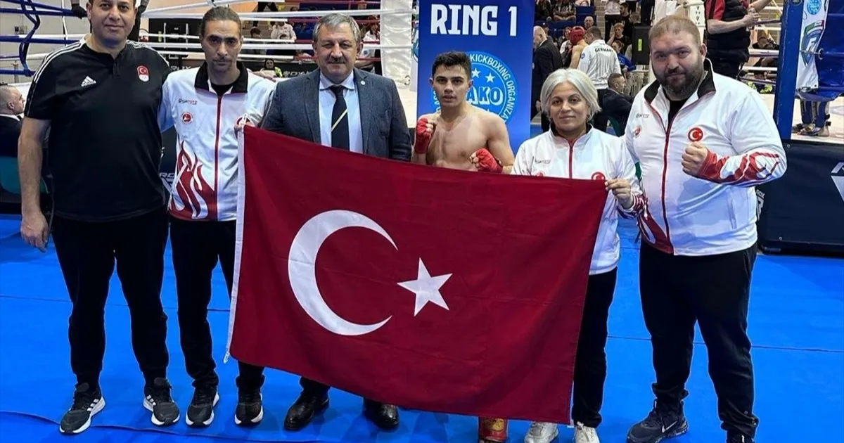 Milli kick boksçular İtalya'da 14 madalya kazandı - Batı Ekspres